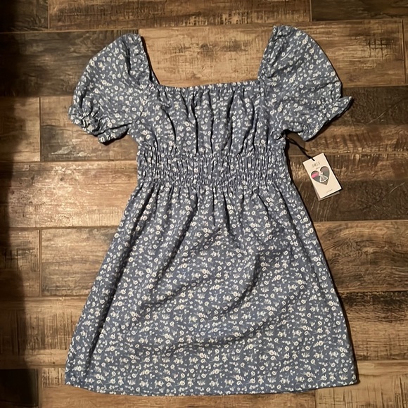 iris | Dresses | Iris Blue And White Dress With Puff Sleeve | Poshmark